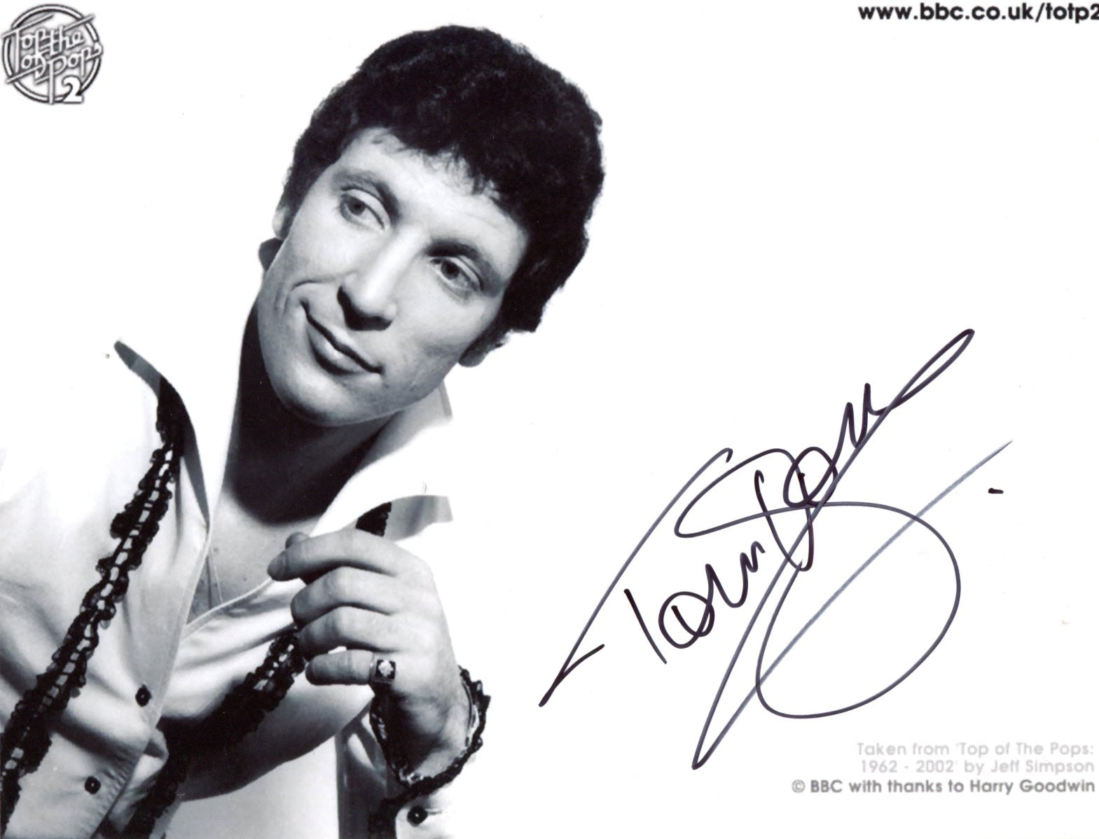 Tom Jones Autograph | signed photographs