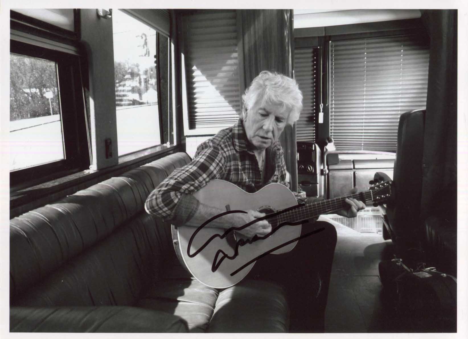Graham Nash Autograph | signed photographs