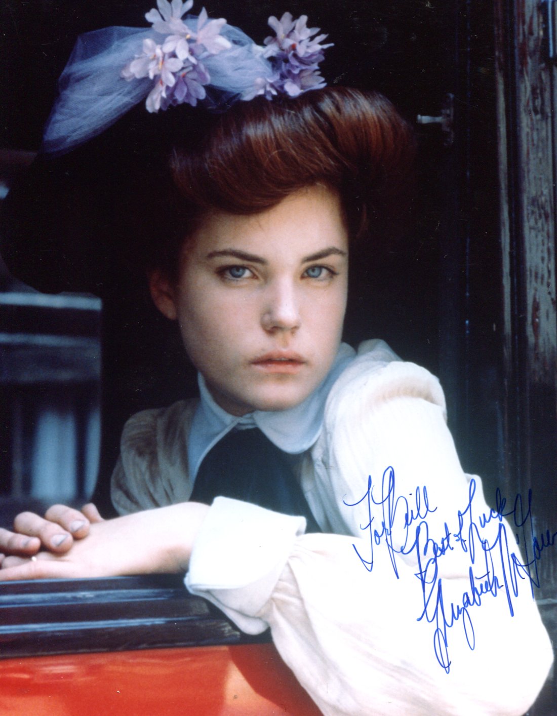 Elizabeth McGovern autograph, IP signed photograph
