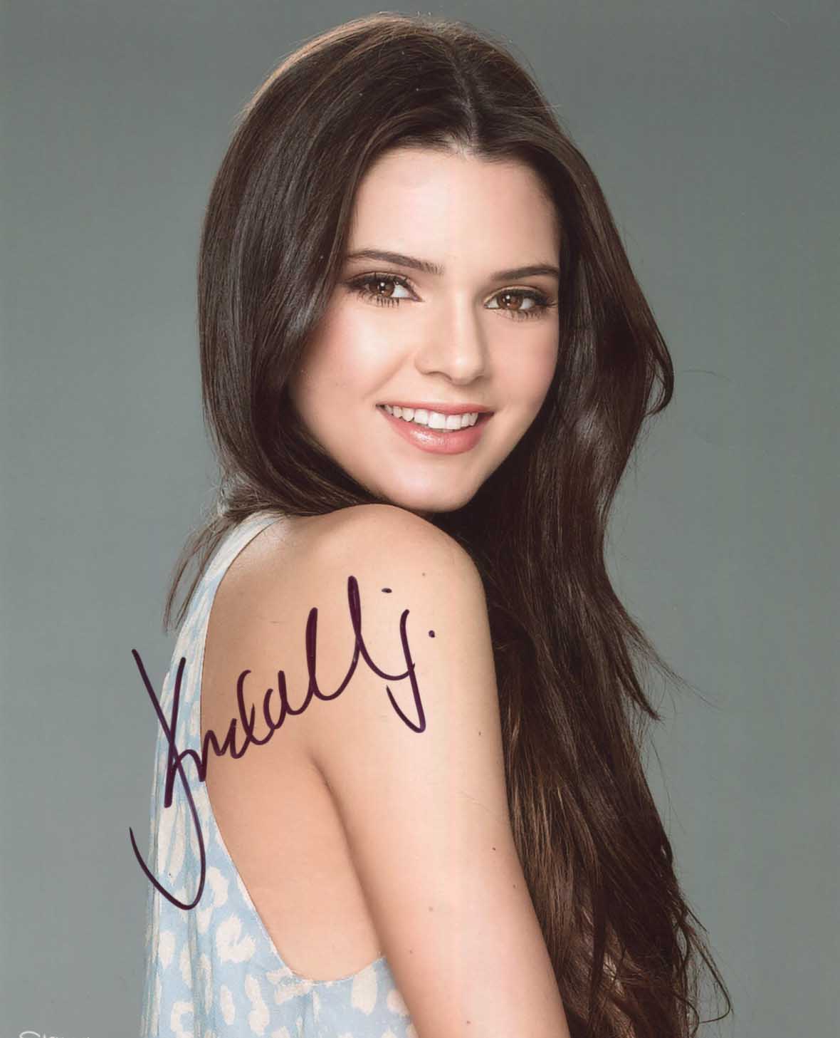 Kendall Nicole Jenner Autograph | signed photographs
