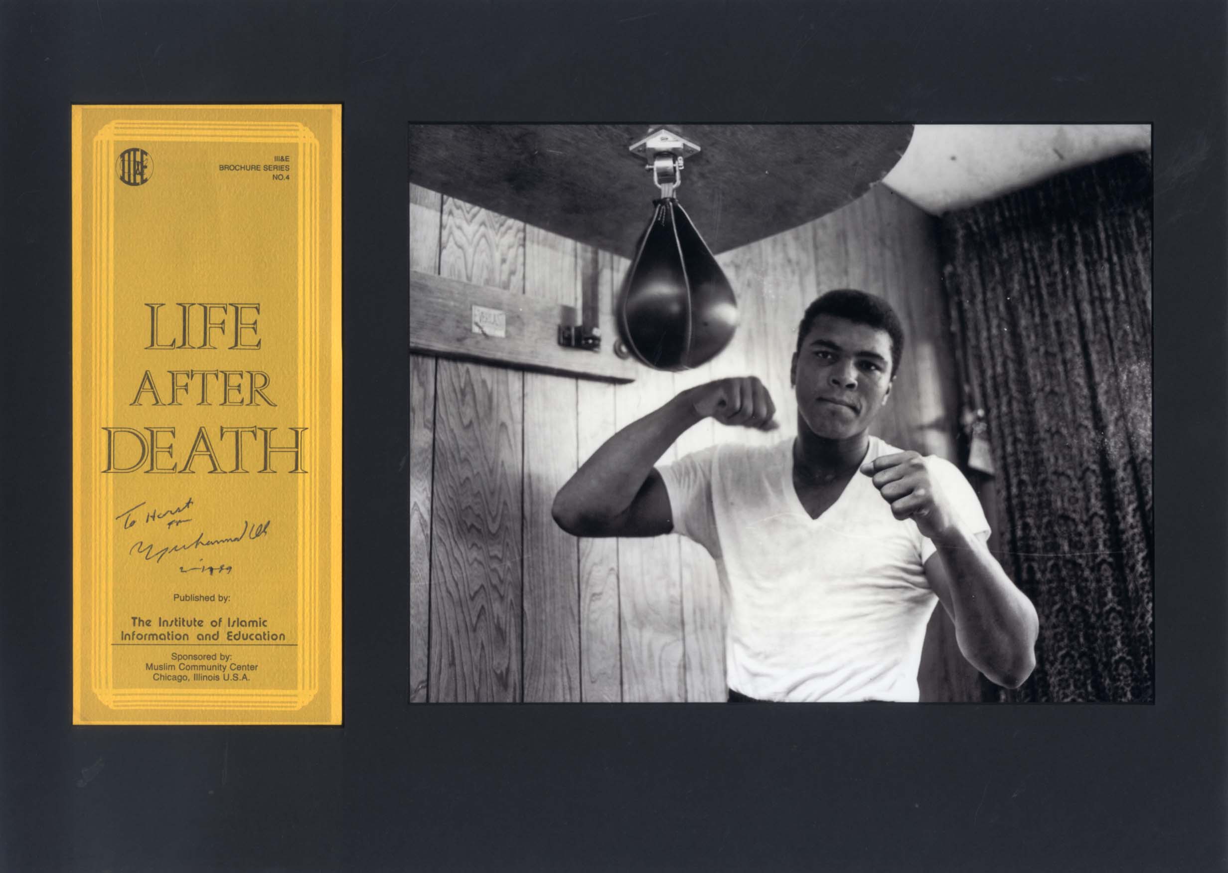 Muhammad Ali Autograph | signed programmes / books