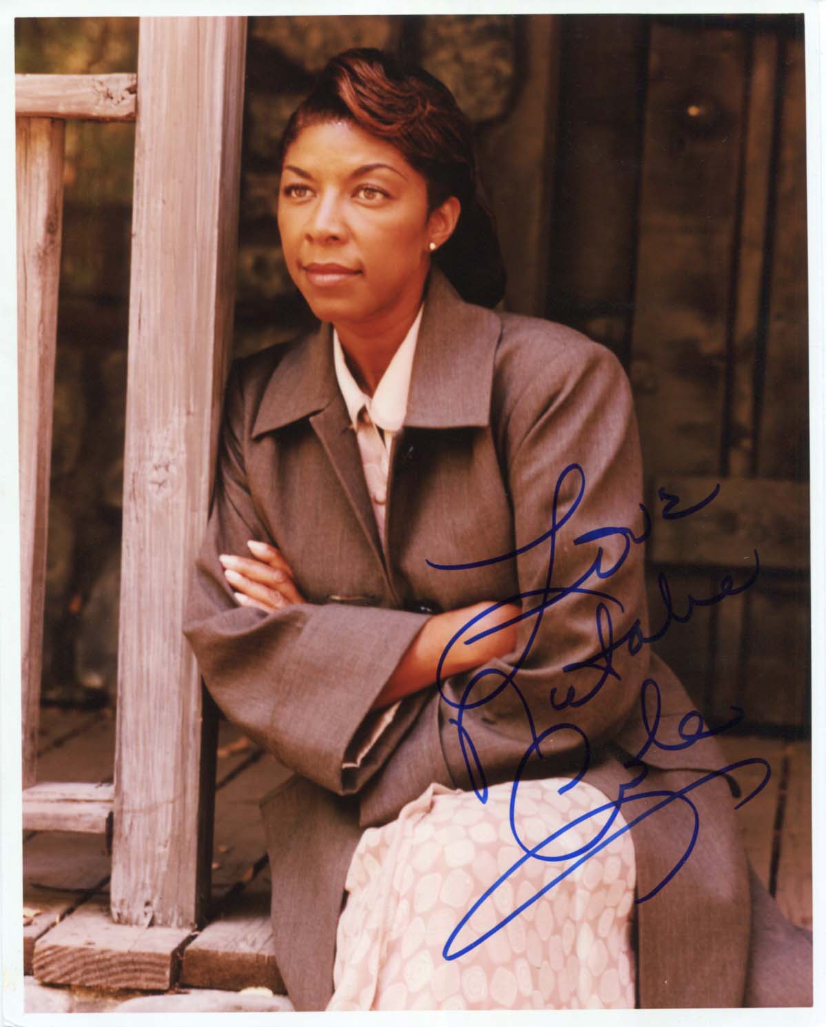 Natalie Maria Cole Autograph | signed photographs