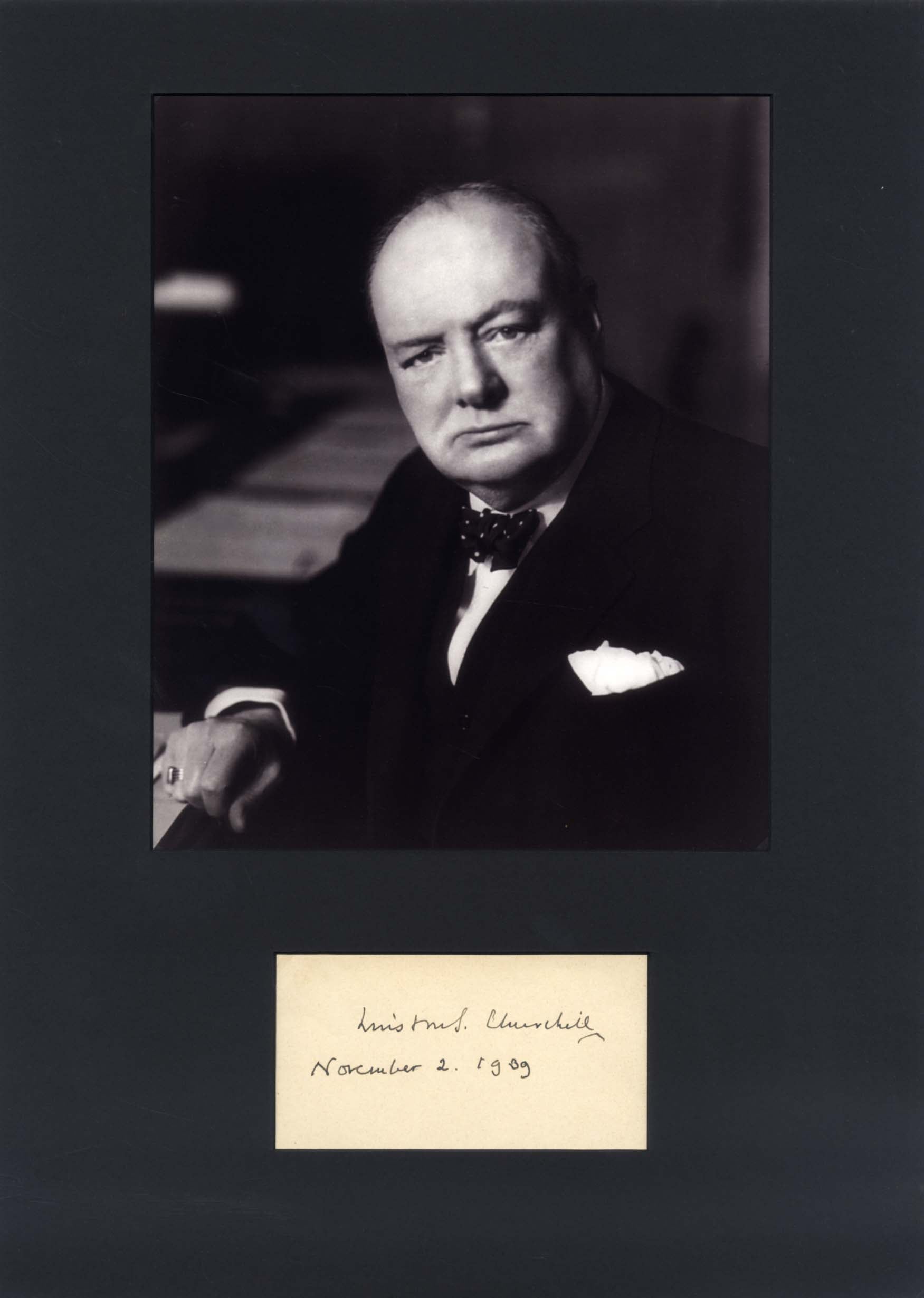 Winston Churchill Autograph | signed cards / album pages