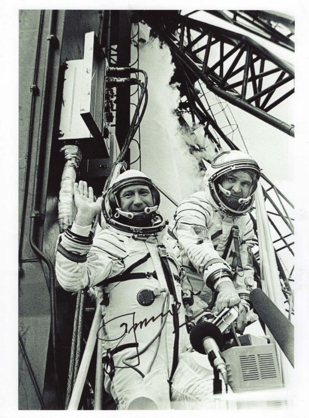 Space & Aviation autographs - Autographed space memorabilia
