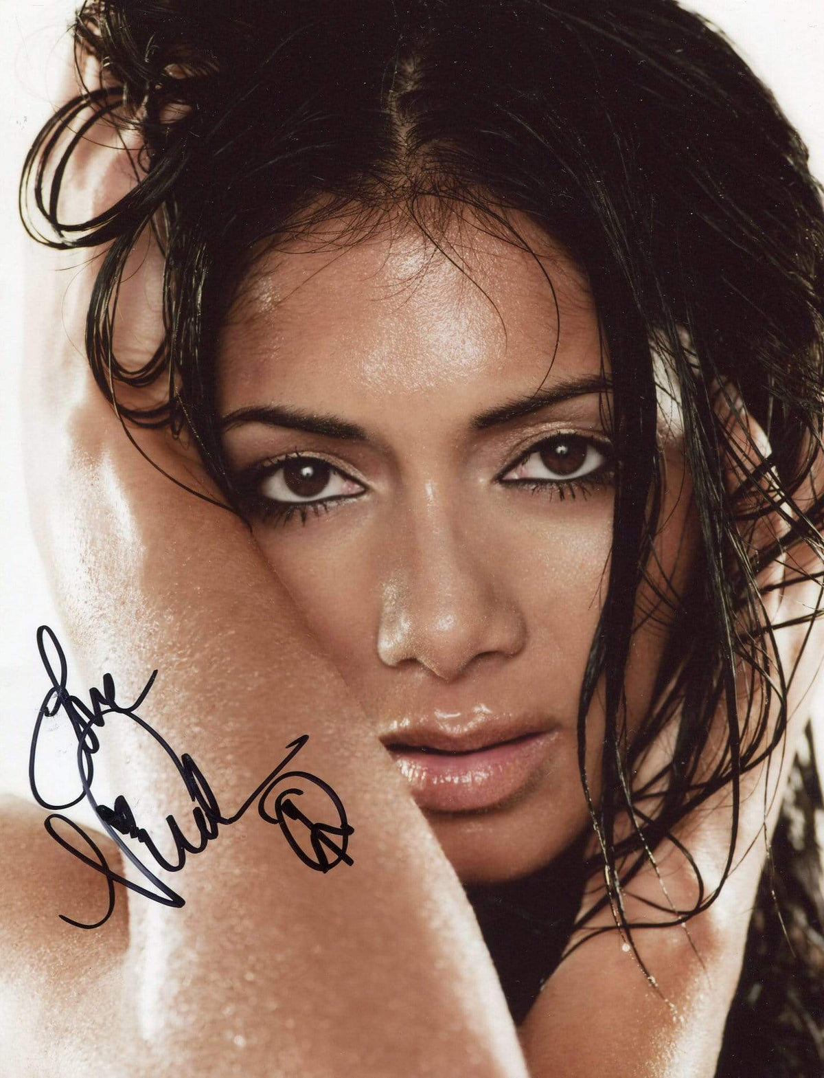 Nicole Scherzinger autograph | Signed photograph